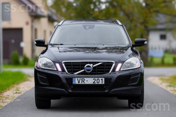 Volvo XC60 2012 Jelgava vietnē Melns Volvo XC60 2012 Jelgava, ar dzinēja tilpumu 2.40 L un nobraukumu 317 tūkst. km par 7500 €, foto 3 vietnē AUTOMOTO.COM.LV