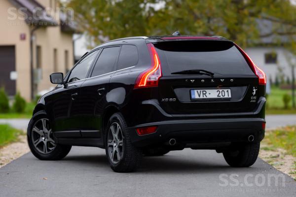 Volvo XC60 2012 Jelgava vietnē Melns Volvo XC60 2012 Jelgava, ar dzinēja tilpumu 2.40 L un nobraukumu 317 tūkst. km par 7500 €, foto 5 vietnē AUTOMOTO.COM.LV