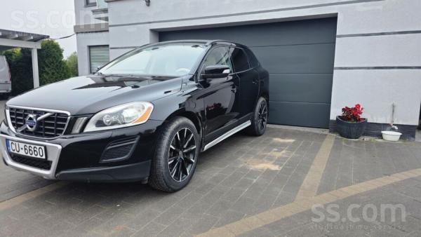 Volvo XC60 2012 Dobele vietnē Melns Volvo XC60 2012 Dobele, ar dzinēja tilpumu 2.40 L un nobraukumu 393 tūkst. km par 7200 €, foto 4 vietnē AUTOMOTO.COM.LV