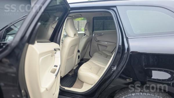 Volvo XC60 2012 Dobele vietnē Melns Volvo XC60 2012 Dobele, ar dzinēja tilpumu 2.40 L un nobraukumu 393 tūkst. km par 7200 €, foto 7 vietnē AUTOMOTO.COM.LV