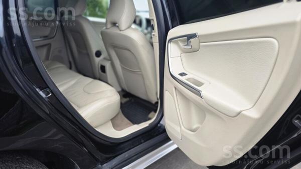 Volvo XC60 2012 Dobele vietnē Melns Volvo XC60 2012 Dobele, ar dzinēja tilpumu 2.40 L un nobraukumu 393 tūkst. km par 7200 €, foto 10 vietnē AUTOMOTO.COM.LV