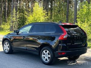 Black Volvo XC60 2013 in Valmiera, with an engine capacity of 2.00 L and mileage of 310 thousand km for 9450 €, photo 4 on AUTOMOTO.COM.LV