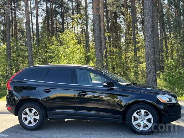 Melns Volvo XC60 2013 Valmiera, ar dzinēja tilpumu 2.00 L un nobraukumu 310 tūkst. km par 9450 €, foto 5 vietnē AUTOMOTO.COM.LV