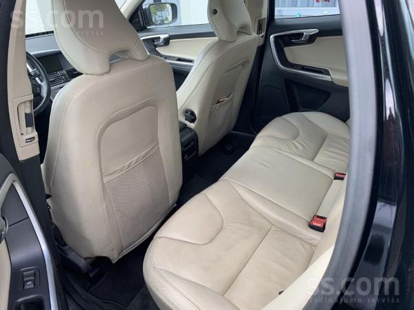 Melns Volvo XC60 2013 Rīga, ar dzinēja tilpumu 2.40 L un nobraukumu 330 tūkst. km par 4700 €, foto 10 vietnē AUTOMOTO.COM.LV