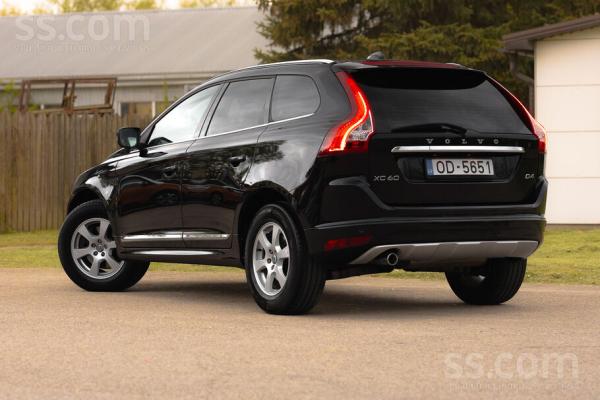Melns Volvo XC60 2013 Jelgava, ar dzinēja tilpumu 2.40 L un nobraukumu 0 tūkst. km par 10999 €, foto 2 vietnē AUTOMOTO.COM.LV