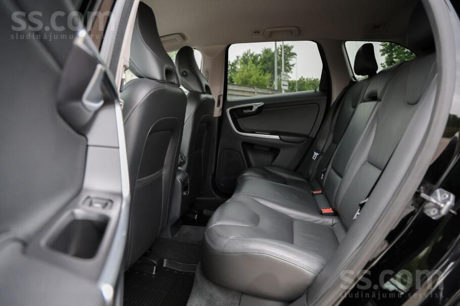 Melns Volvo XC60 2013 Jelgava, ar dzinēja tilpumu 2.00 L un nobraukumu 0 tūkst. km par 11500 €, foto 12 vietnē AUTOMOTO.COM.LV