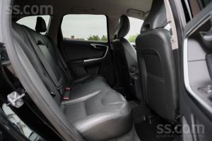 Melns Volvo XC60 2013 Jelgava, ar dzinēja tilpumu 2.00 L un nobraukumu 0 tūkst. km par 11500 €, foto 13 vietnē AUTOMOTO.COM.LV