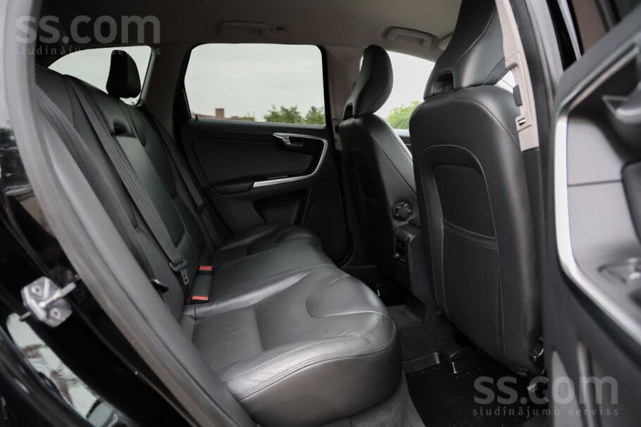 Melns Volvo XC60 2013 Jelgava, ar dzinēja tilpumu 2.00 L un nobraukumu 0 tūkst. km par 11500 €, foto 13 vietnē AUTOMOTO.COM.LV