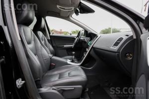 Melns Volvo XC60 2013 Jelgava, ar dzinēja tilpumu 2.00 L un nobraukumu 0 tūkst. km par 11500 €, foto 14 vietnē AUTOMOTO.COM.LV