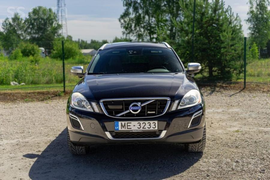 Melns Volvo XC60 2013 Rīga, ar dzinēja tilpumu 3.00 L un nobraukumu 0 tūkst. km par 11990 €, foto 2 vietnē AUTOMOTO.COM.LV