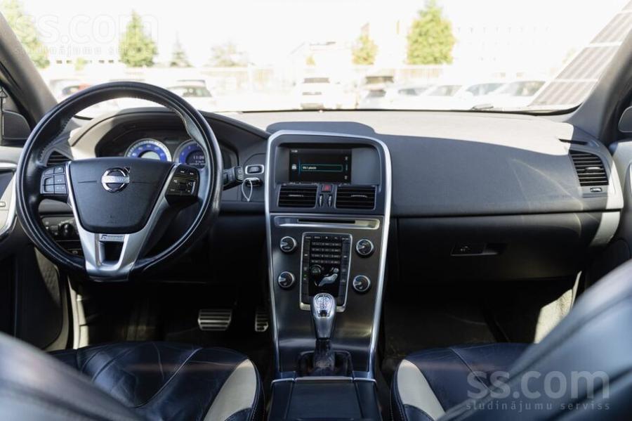 Melns Volvo XC60 2013 Rīga, ar dzinēja tilpumu 3.00 L un nobraukumu 0 tūkst. km par 11990 €, foto 11 vietnē AUTOMOTO.COM.LV