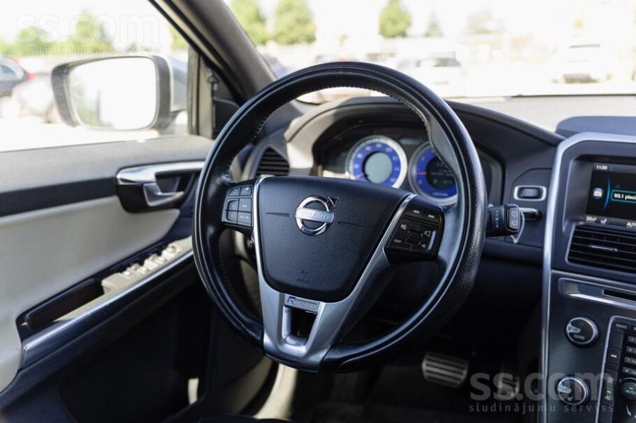 Melns Volvo XC60 2013 Rīga, ar dzinēja tilpumu 3.00 L un nobraukumu 0 tūkst. km par 11990 €, foto 13 vietnē AUTOMOTO.COM.LV
