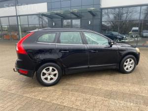 Black Volvo XC60 2013 in Dobele, with an engine capacity of 2.40 L and mileage of 266 thousand km for 9500 €, photo 2 on AUTOMOTO.COM.LV