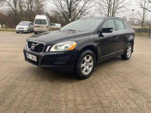 Black Volvo XC60 2013 in Dobele, with an engine capacity of 2.40 L and mileage of 266 thousand km for 9500 €, photo 6 on AUTOMOTO.COM.LV