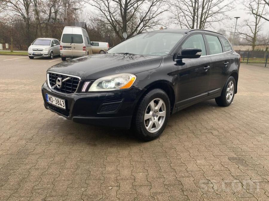 Black Volvo XC60 2013 in Dobele, with an engine capacity of 2.40 L and mileage of 266 thousand km for 9500 €, photo 6 on AUTOMOTO.COM.LV