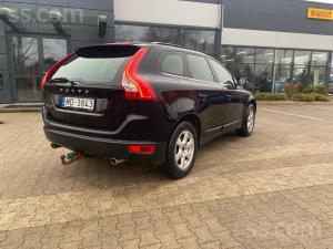 Black Volvo XC60 2013 in Dobele, with an engine capacity of 2.40 L and mileage of 266 thousand km for 9500 €, photo 7 on AUTOMOTO.COM.LV