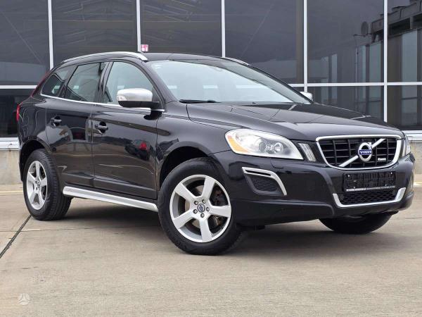 Black Volvo XC60 2013 in Vilnius, with an engine capacity of 1.98 L and mileage of 249 thousand km for 10900 €, photo 1 on AUTOMOTO.COM.LV