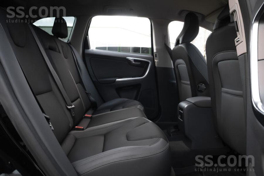 Melns Volvo XC60 2013 Tukums, ar dzinēja tilpumu 2.00 L un nobraukumu 257 tūkst. km par 10790 €, foto 17 vietnē AUTOMOTO.COM.LV