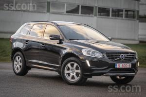 Black Volvo XC60 2013 in Tukums, with an engine capacity of 2.00 L and mileage of 257 thousand km for 10990 €, photo 5 on AUTOMOTO.COM.LV