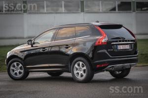Black Volvo XC60 2013 in Tukums, with an engine capacity of 2.00 L and mileage of 257 thousand km for 10990 €, photo 8 on AUTOMOTO.COM.LV
