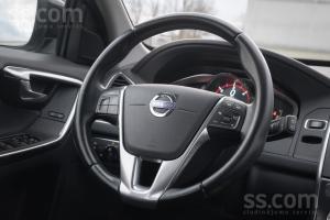 Black Volvo XC60 2013 in Tukums, with an engine capacity of 2.00 L and mileage of 257 thousand km for 10990 €, photo 18 on AUTOMOTO.COM.LV