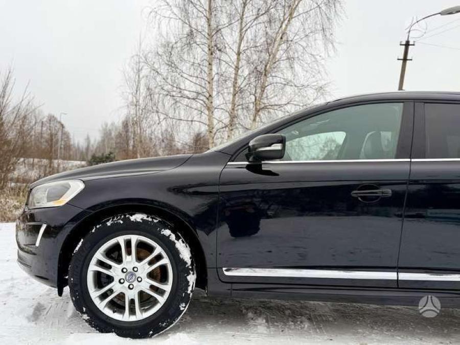 Black Volvo XC60 2013 in Siauliai, with an engine capacity of 1.98 L and mileage of 264 thousand km for 13750 €, photo 11 on AUTOMOTO.COM.LV