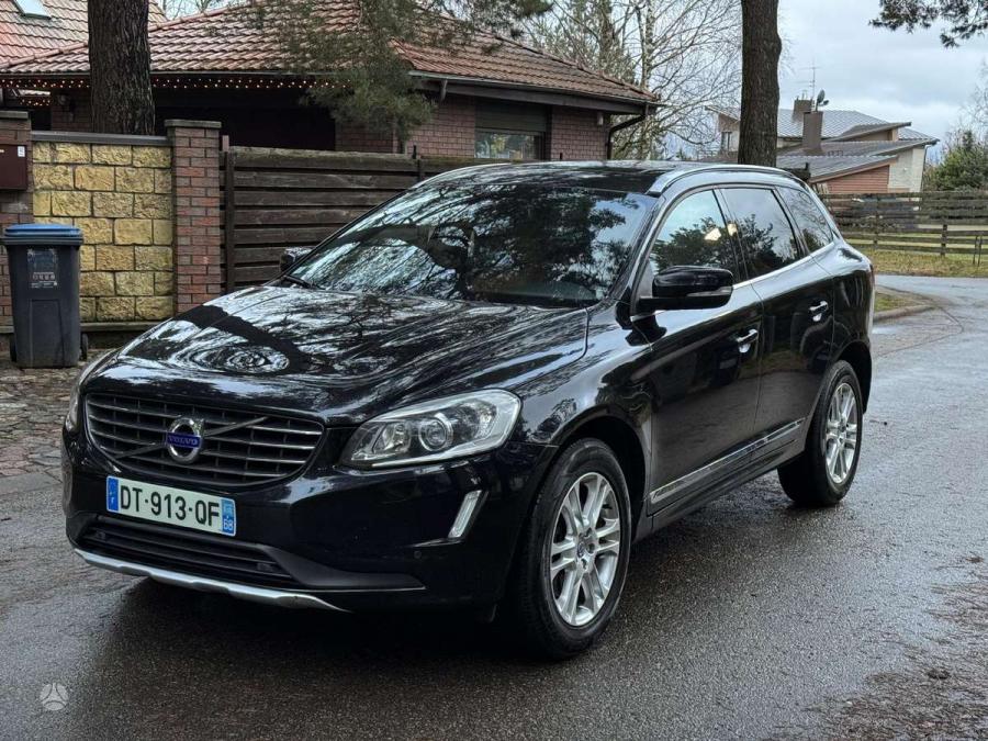 Black Volvo XC60 2013 in Vilnius, with an engine capacity of 2.40 L and mileage of 284 thousand km for 14700 €, photo 1 on AUTOMOTO.COM.LV