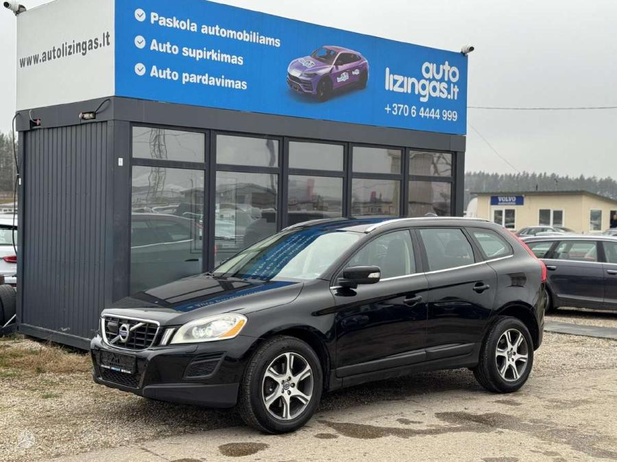 Black Volvo XC60 2013 in Vilnius, with an engine capacity of 2.40 L and mileage of 195 thousand km for 9350 €, photo 1 on AUTOMOTO.COM.LV