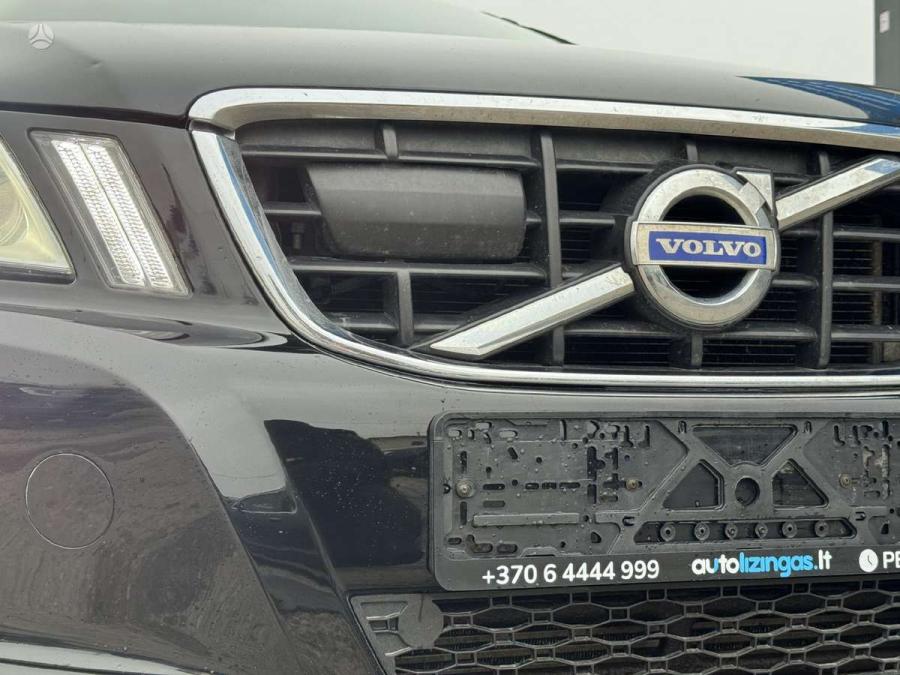 Black Volvo XC60 2013 in Vilnius, with an engine capacity of 2.40 L and mileage of 195 thousand km for 9350 €, photo 20 on AUTOMOTO.COM.LV