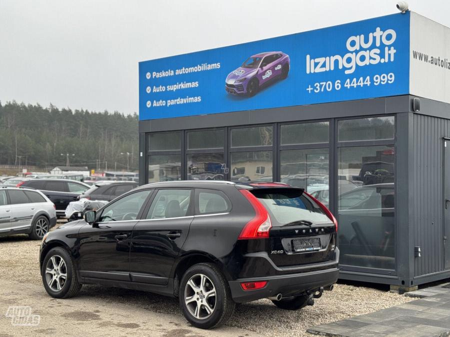 Black Volvo XC60 2013 in Vilnius, with an engine capacity of 2.40 L and mileage of 195 thousand km for 9350 €, photo 3 on AUTOMOTO.COM.LV
