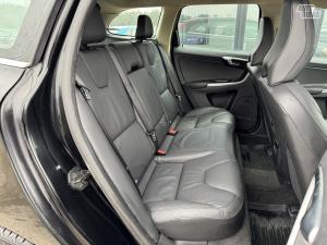 Black Volvo XC60 2013 in Vilnius, with an engine capacity of 2.40 L and mileage of 195 thousand km for 9350 €, photo 7 on AUTOMOTO.COM.LV