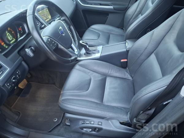 Melns Volvo XC60 2013 Rīga, ar dzinēja tilpumu 2.00 L un nobraukumu 279 tūkst. km par 11250 €, foto 8 vietnē AUTOMOTO.COM.LV