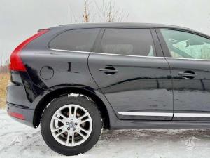 Black Volvo XC60 2013 in Siauliai, with an engine capacity of 1.98 L and mileage of 264 thousand km for 13750 €, photo 9 on AUTOMOTO.COM.LV