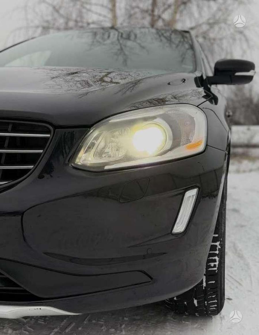 Black Volvo XC60 2013 in Siauliai, with an engine capacity of 1.98 L and mileage of 264 thousand km for 13750 €, photo 15 on AUTOMOTO.COM.LV