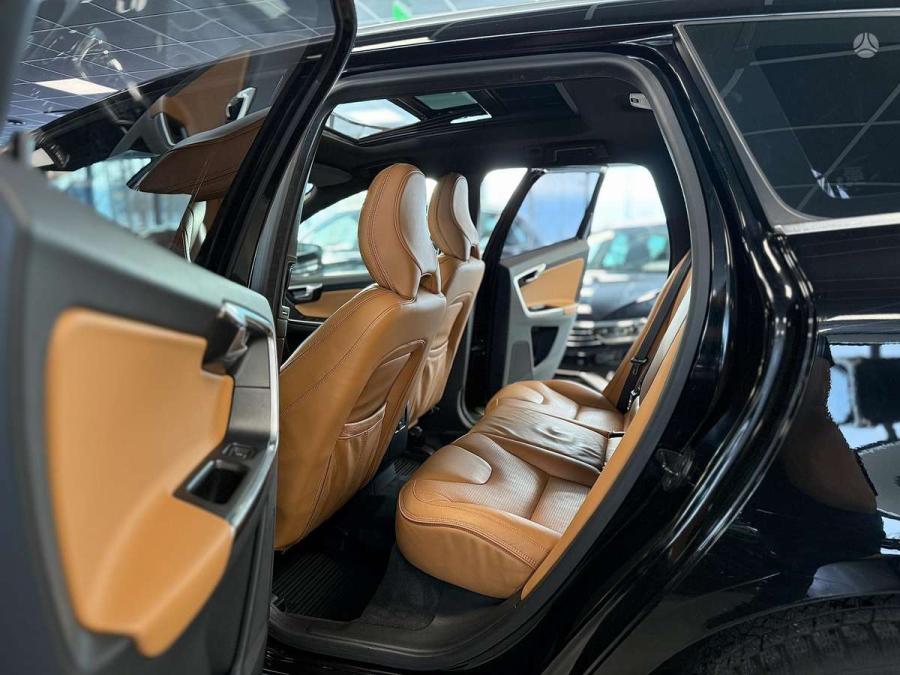 Melns Volvo XC60 2013 Klaipėda, ar dzinēja tilpumu 2.40 L un nobraukumu 238 tūkst. km par 13500 €, foto 4 vietnē AUTOMOTO.COM.LV