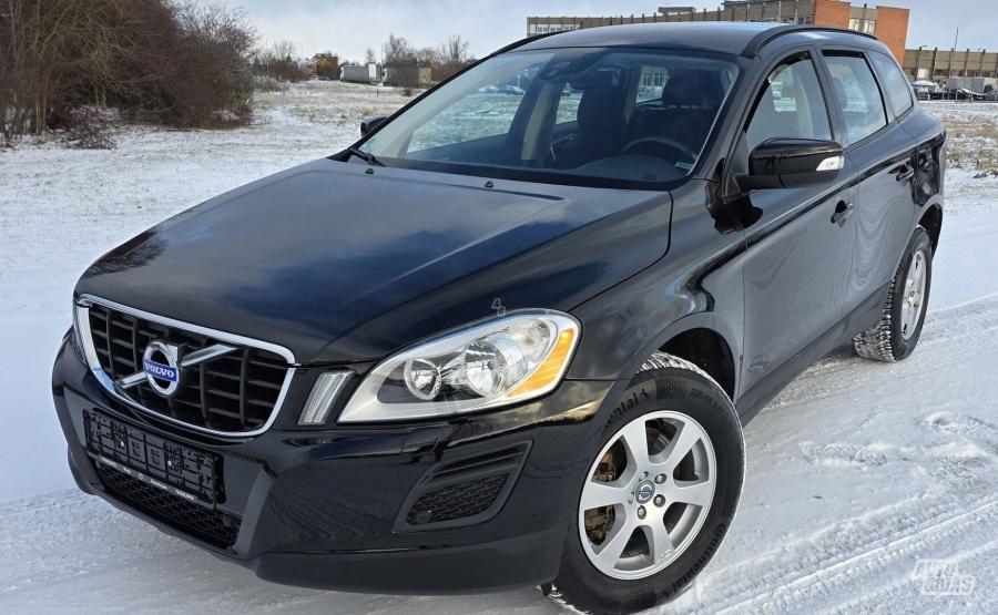Black Volvo XC60 2013 in Siauliai, with an engine capacity of 2.40 L and mileage of 229 thousand km for 9350 €, photo 3 on AUTOMOTO.COM.LV