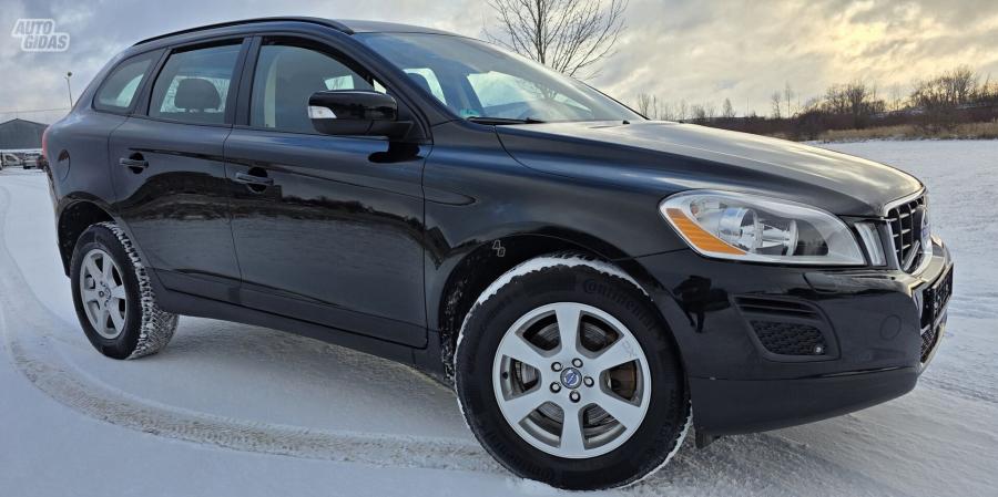 Black Volvo XC60 2013 in Siauliai, with an engine capacity of 2.40 L and mileage of 229 thousand km for 9350 €, photo 10 on AUTOMOTO.COM.LV