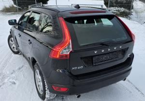 Black Volvo XC60 2013 in Siauliai, with an engine capacity of 2.40 L and mileage of 229 thousand km for 9350 €, photo 12 on AUTOMOTO.COM.LV