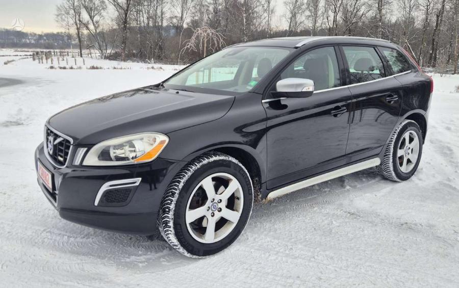 Melns Volvo XC60 2013 Utena, ar dzinēja tilpumu 1.98 L un nobraukumu 290 tūkst. km par 8250 €, foto 2 vietnē AUTOMOTO.COM.LV