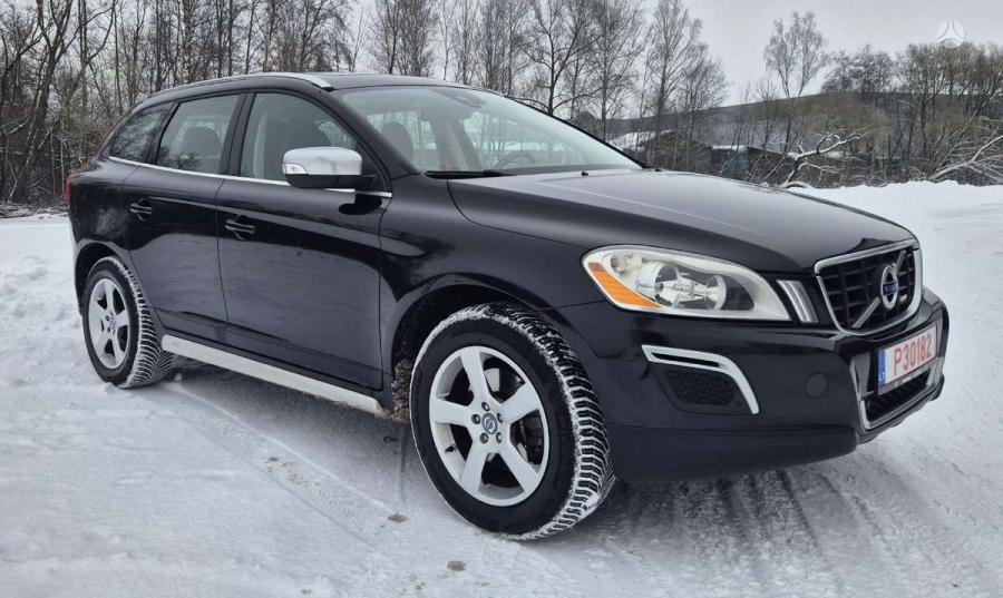 Melns Volvo XC60 2013 Utena, ar dzinēja tilpumu 1.98 L un nobraukumu 290 tūkst. km par 8250 €, foto 5 vietnē AUTOMOTO.COM.LV