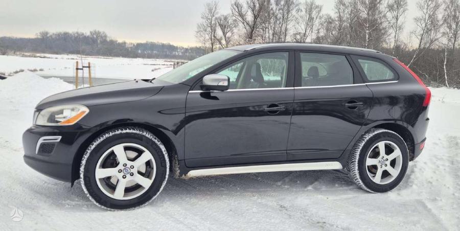 Melns Volvo XC60 2013 Utena, ar dzinēja tilpumu 1.98 L un nobraukumu 290 tūkst. km par 8250 €, foto 6 vietnē AUTOMOTO.COM.LV