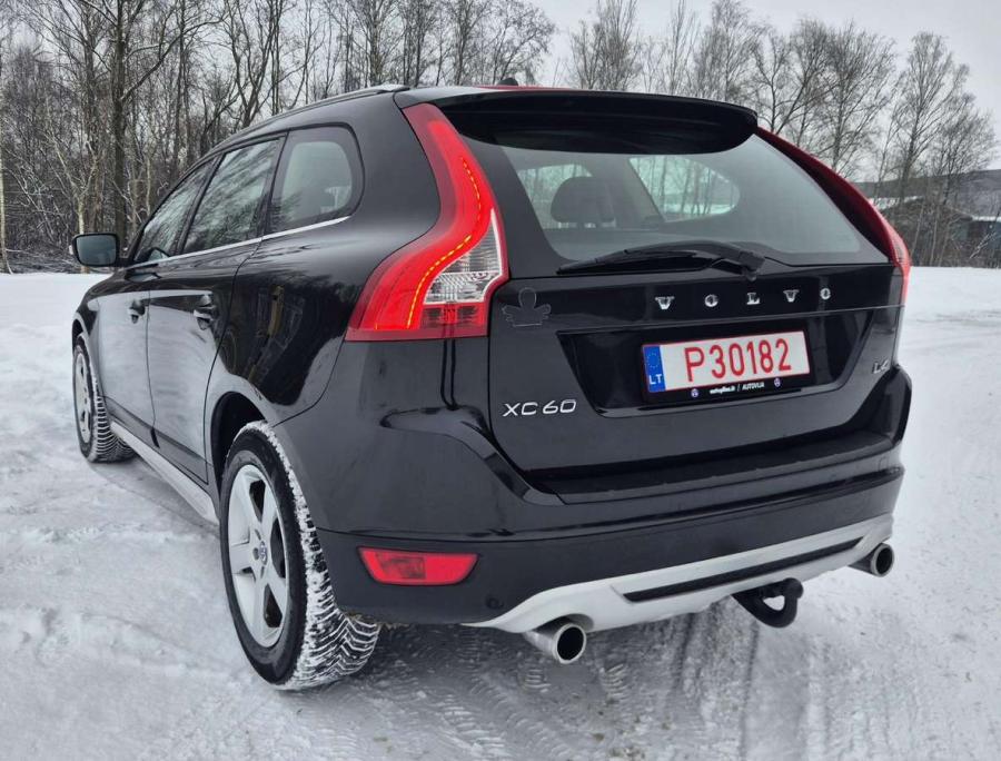 Melns Volvo XC60 2013 Utena, ar dzinēja tilpumu 1.98 L un nobraukumu 290 tūkst. km par 8250 €, foto 7 vietnē AUTOMOTO.COM.LV