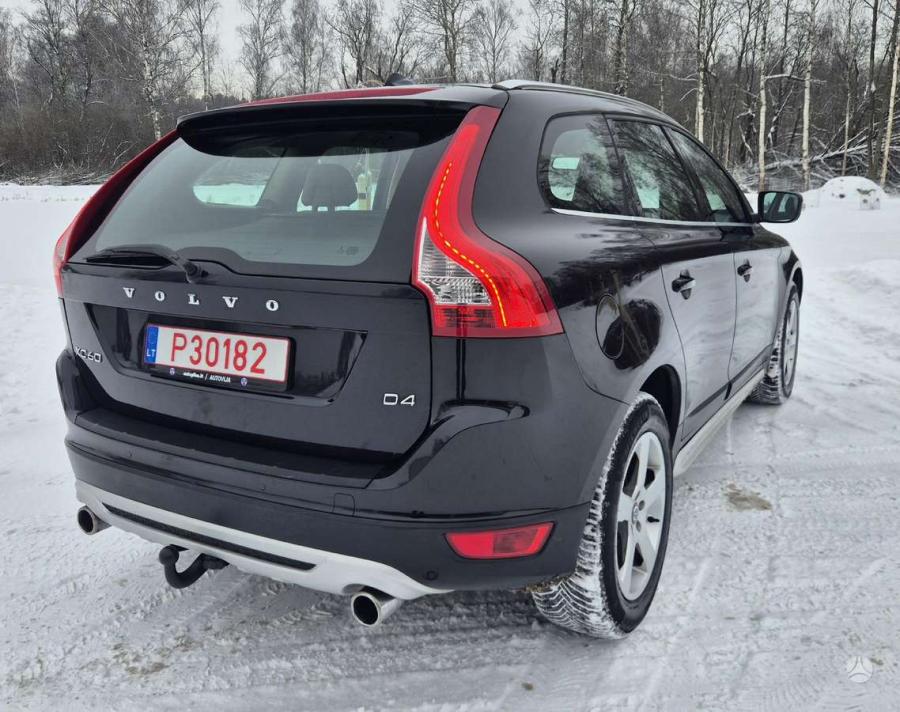 Melns Volvo XC60 2013 Utena, ar dzinēja tilpumu 1.98 L un nobraukumu 290 tūkst. km par 8250 €, foto 8 vietnē AUTOMOTO.COM.LV