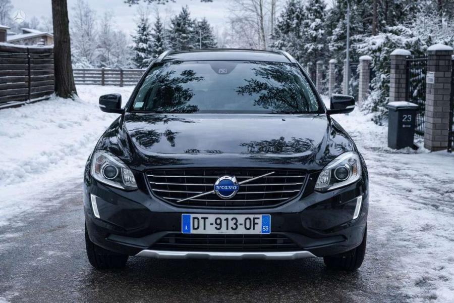 Melns Volvo XC60 2013 Viļņa, ar dzinēja tilpumu 2.40 L un nobraukumu 284 tūkst. km par 14500 €, foto 3 vietnē AUTOMOTO.COM.LV