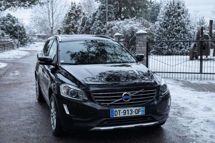 Melns Volvo XC60 2013 Viļņa, ar dzinēja tilpumu 2.40 L un nobraukumu 284 tūkst. km par 14500 €, foto 4 vietnē AUTOMOTO.COM.LV