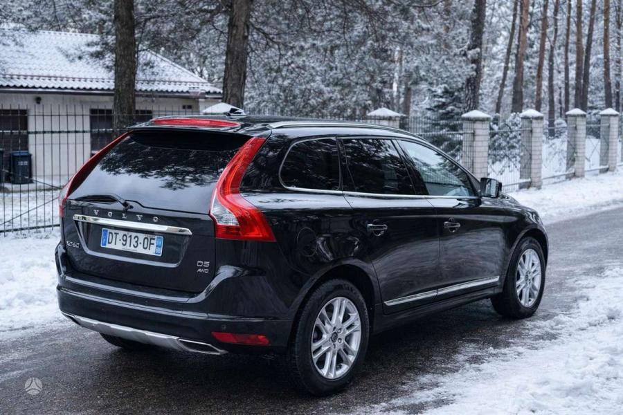 Melns Volvo XC60 2013 Viļņa, ar dzinēja tilpumu 2.40 L un nobraukumu 284 tūkst. km par 14500 €, foto 6 vietnē AUTOMOTO.COM.LV