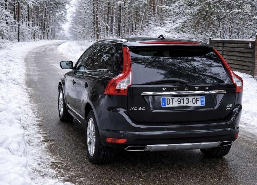 Melns Volvo XC60 2013 Viļņa, ar dzinēja tilpumu 2.40 L un nobraukumu 284 tūkst. km par 14500 €, foto 8 vietnē AUTOMOTO.COM.LV