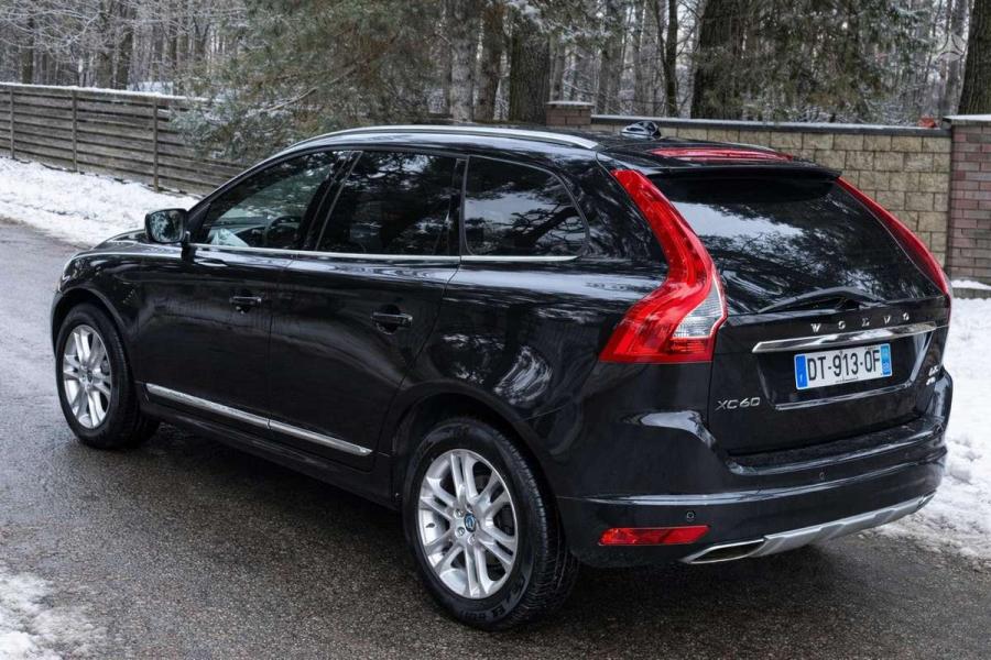 Melns Volvo XC60 2013 Viļņa, ar dzinēja tilpumu 2.40 L un nobraukumu 284 tūkst. km par 14500 €, foto 9 vietnē AUTOMOTO.COM.LV