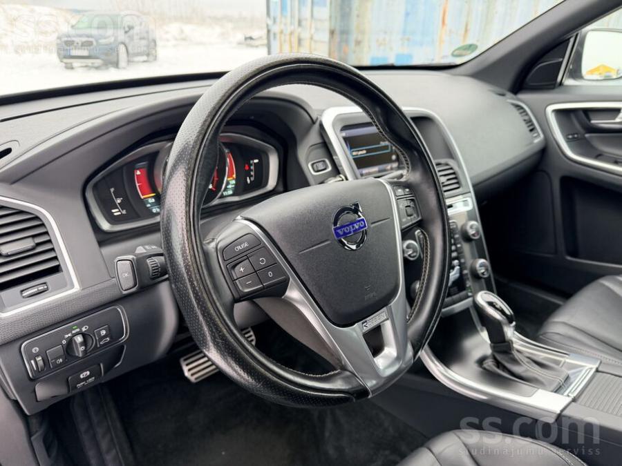 Black Volvo XC60 2013 in Riga, with an engine capacity of 2.40 L and mileage of 217 thousand km for 14495 €, photo 20 on AUTOMOTO.COM.LV