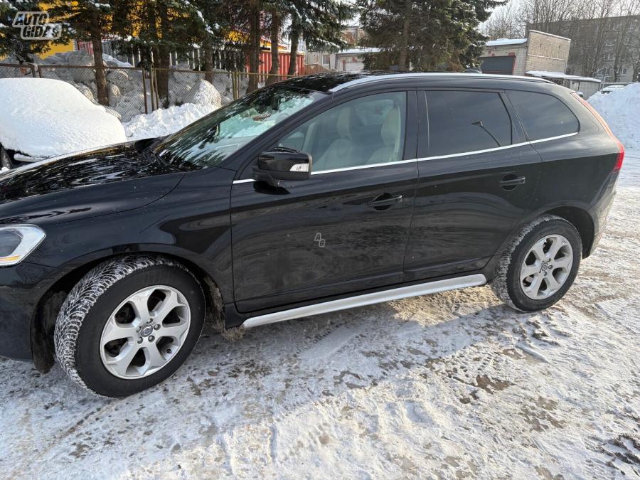 Melns Volvo XC60 2013 Klaipėda, ar dzinēja tilpumu 3.20 L un nobraukumu 388 tūkst. km par 9500 €, foto 4 vietnē AUTOMOTO.COM.LV